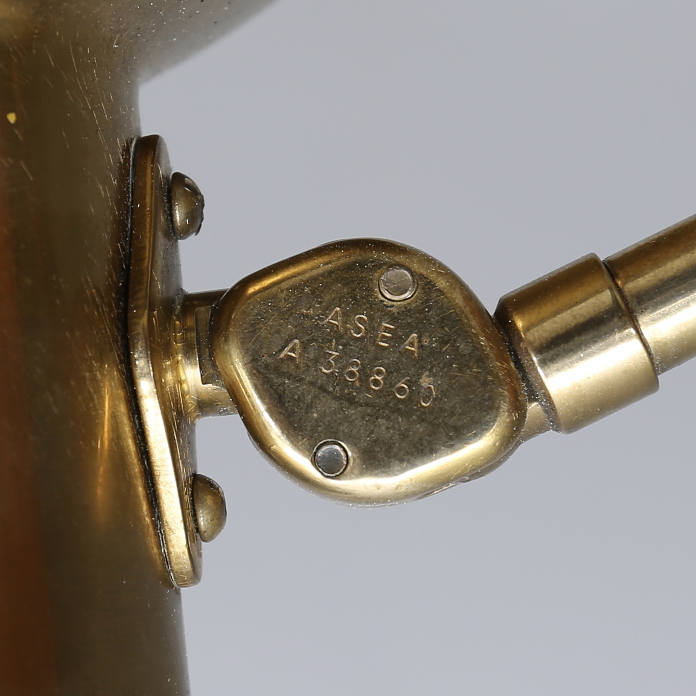 Bilder för 551513. GOLVLAMPA, mässing och gjutjärn, ASEA. - Auctionet