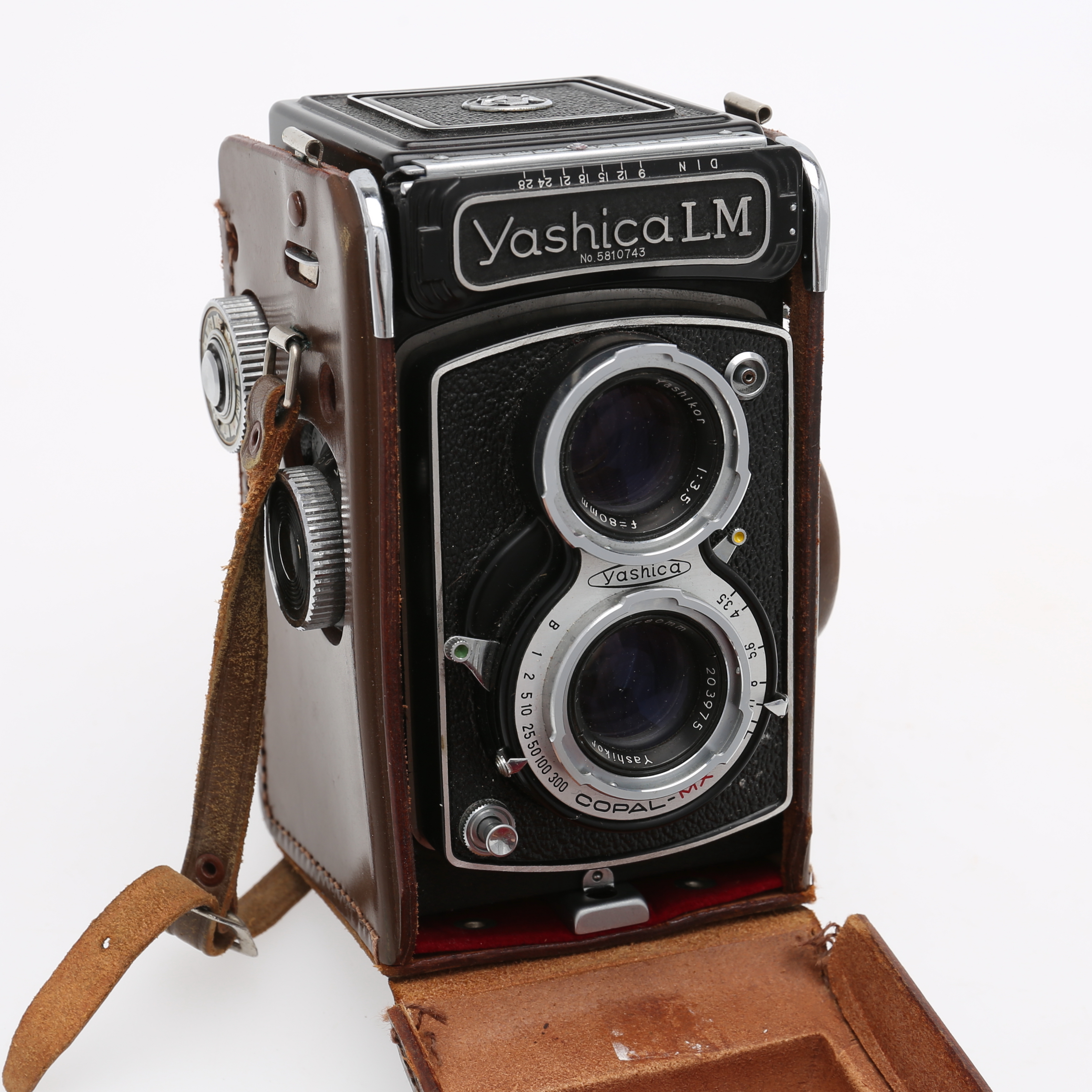 Images for 615006. CAMERAS, 2 pcs and FILM CAMERA, 1900s. - Auctionet