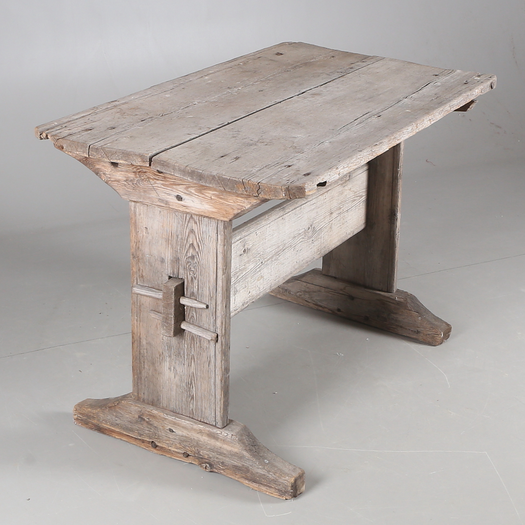 BOCKBORD, trä, 1700-tal. Allmoge - Möbler - Auctionet