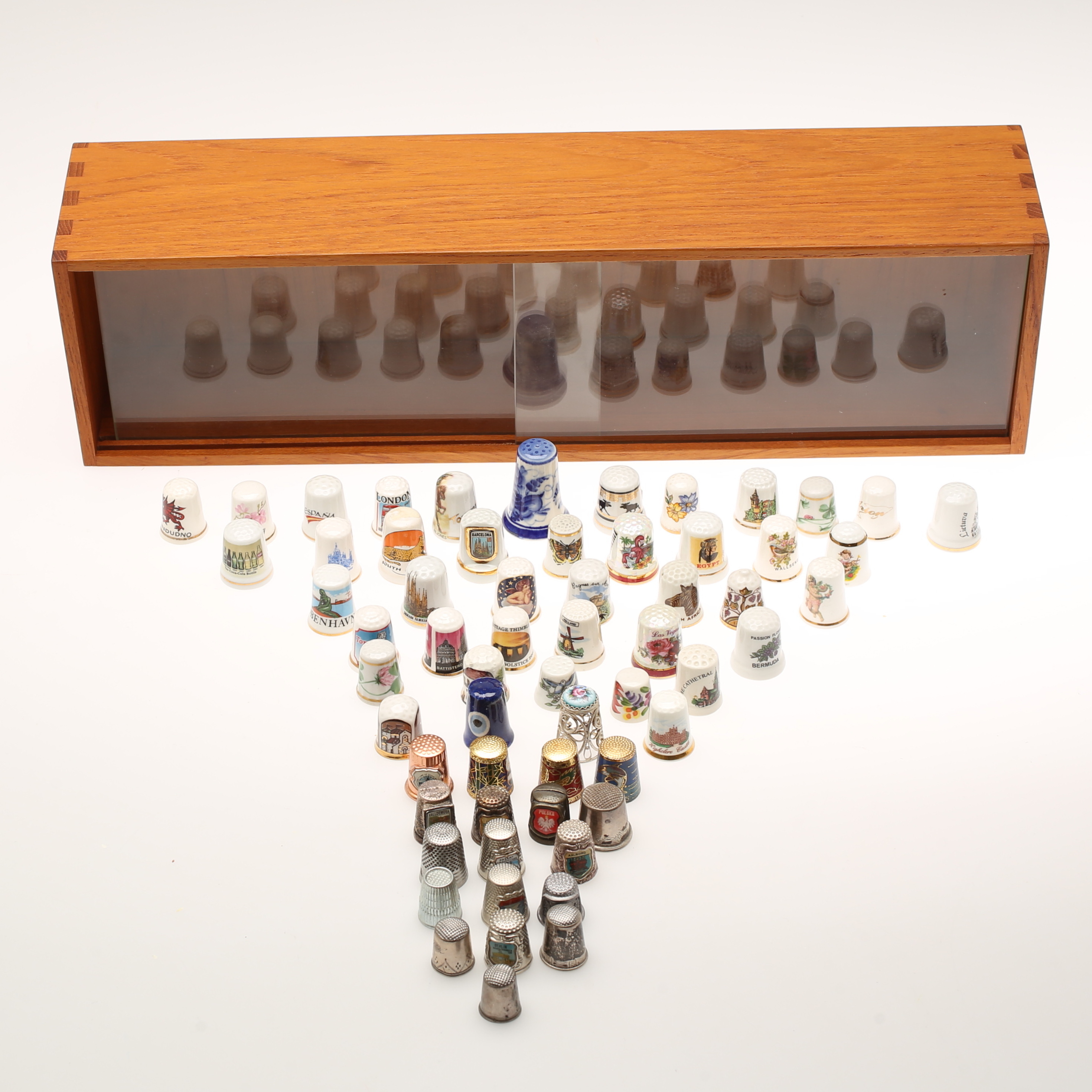 Images for 642003. FINGERBORG COLLECTION with wall shelf, 61 pieces ...