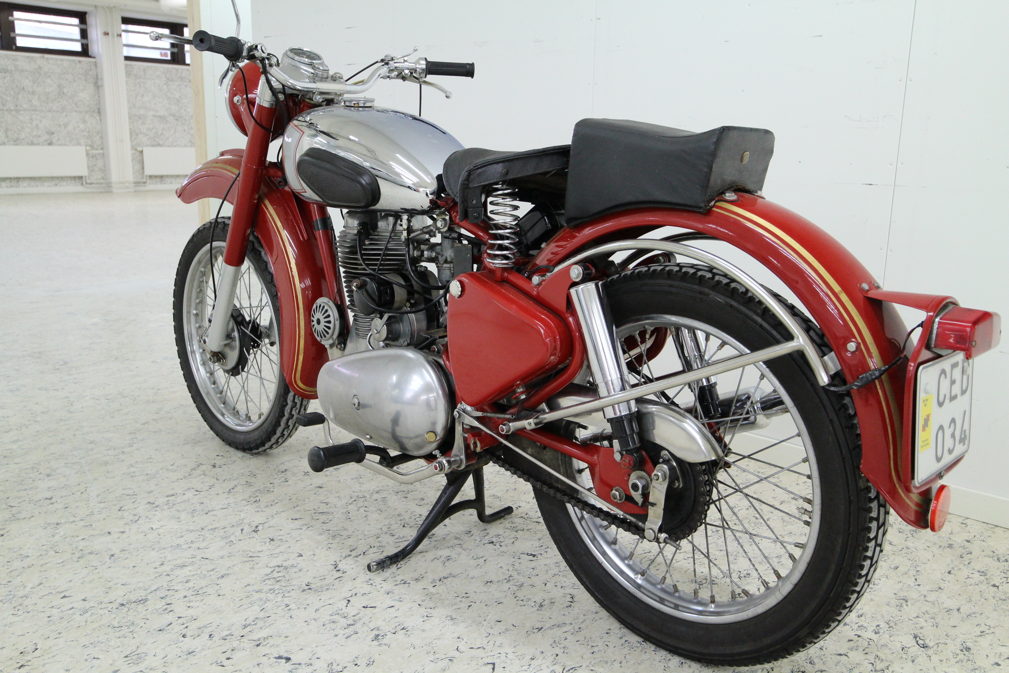 Images for 650942. NV 40/Royal Enfield 350. Year model 1950. - Auctionet