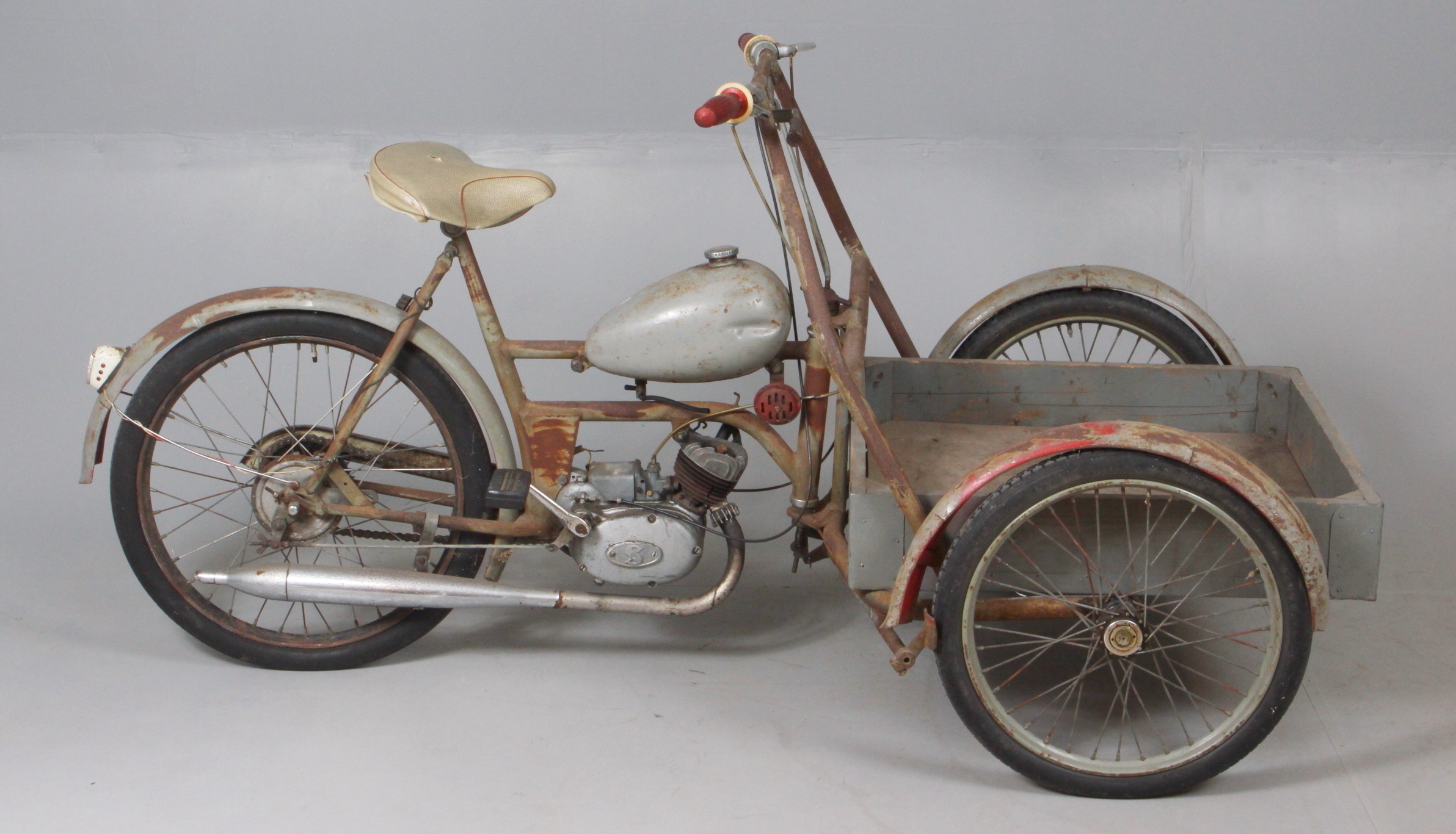 Bilder för 656949. FLAKMOPED, Crescent Saxoped Transport, typ 1197 ...