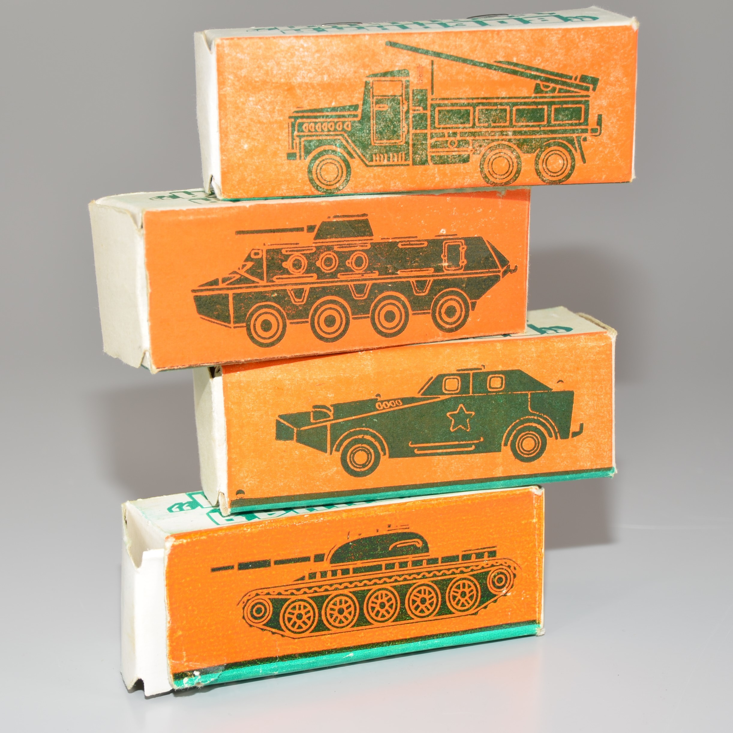 Images For 826916 RUSSIAN WAR VEHICLES Metal Auctionet