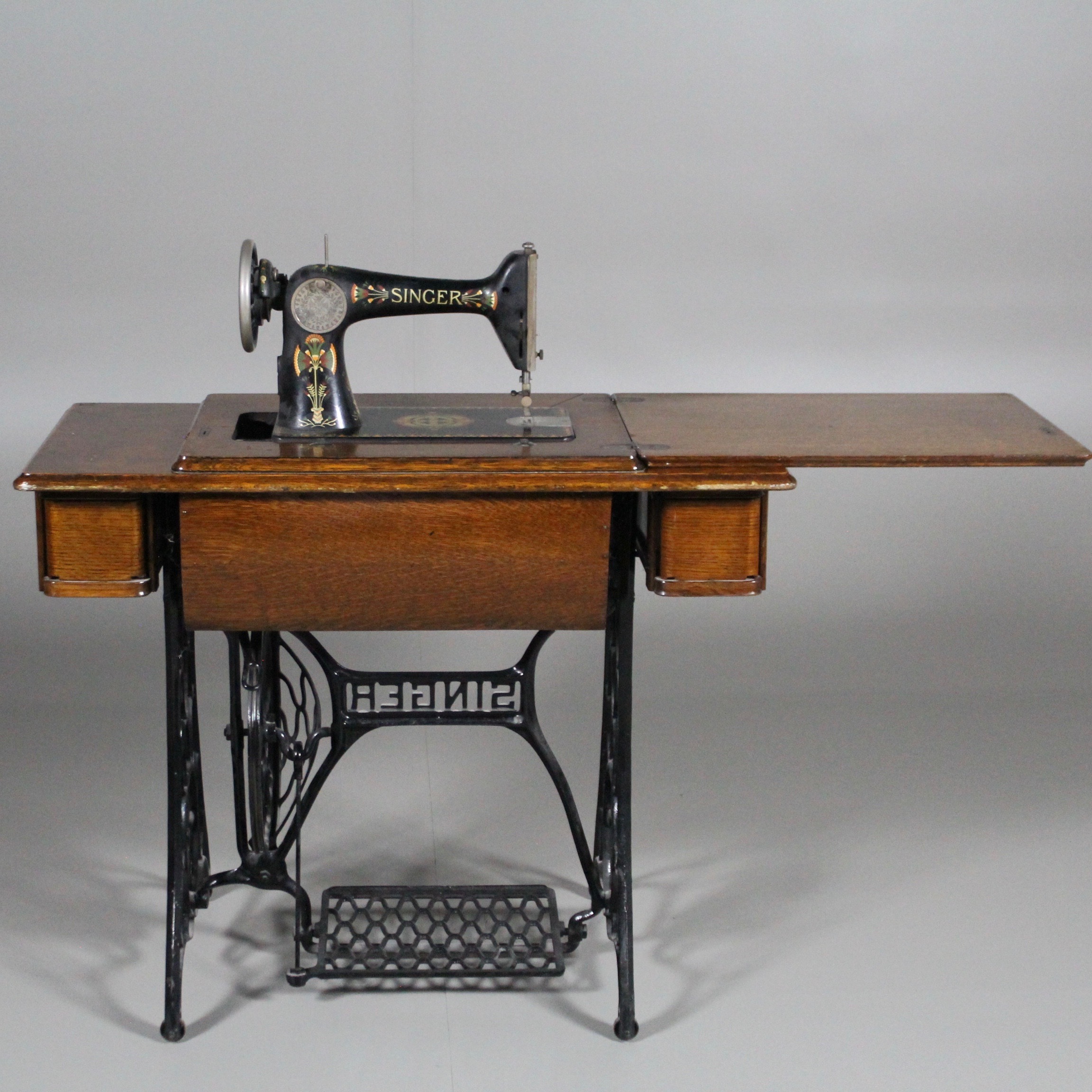 Imágenes para 993785. MÁQUINA DE COSER Singer con tren de rodaje de ...