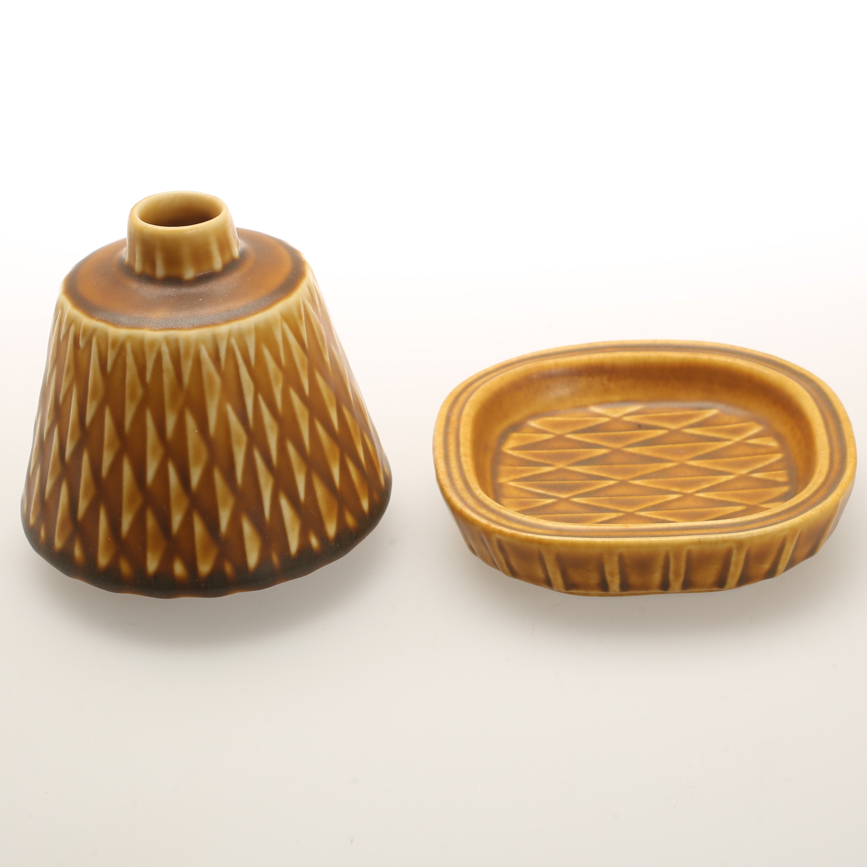 996582. MALJAKOJA, 3 kpl. TYNNY. KULHO. Kivitavarat, mukaan lukien ...